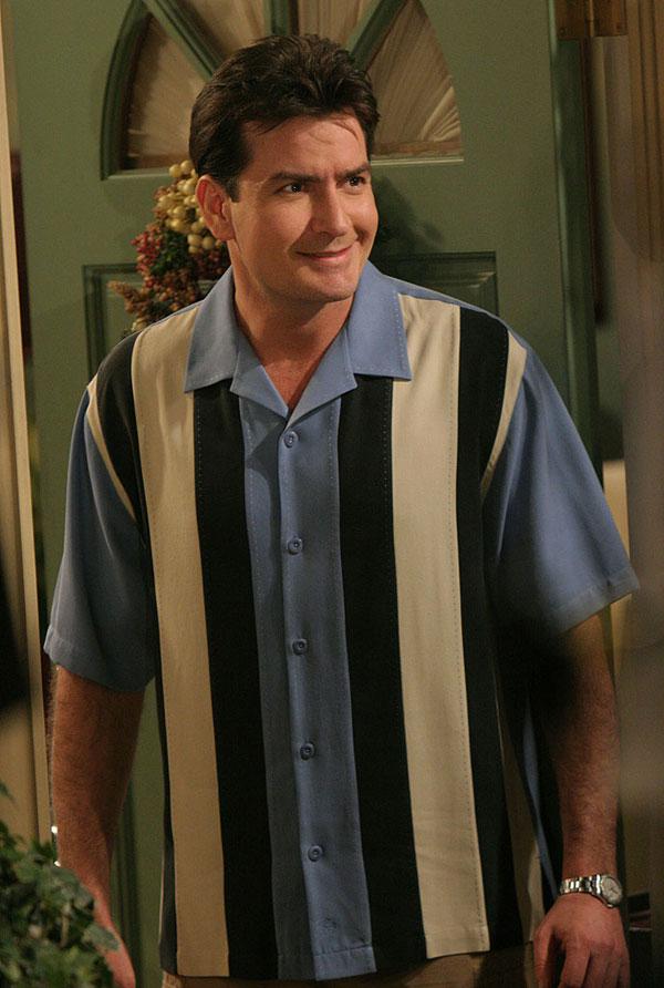 Charlie is the worst hype man #TwoAndAHalfMen #CharlieHarper # ...